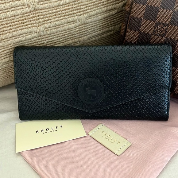 RADLEY LONDON | Bags | Radley London Brand New Wallet With Dust Bag ...